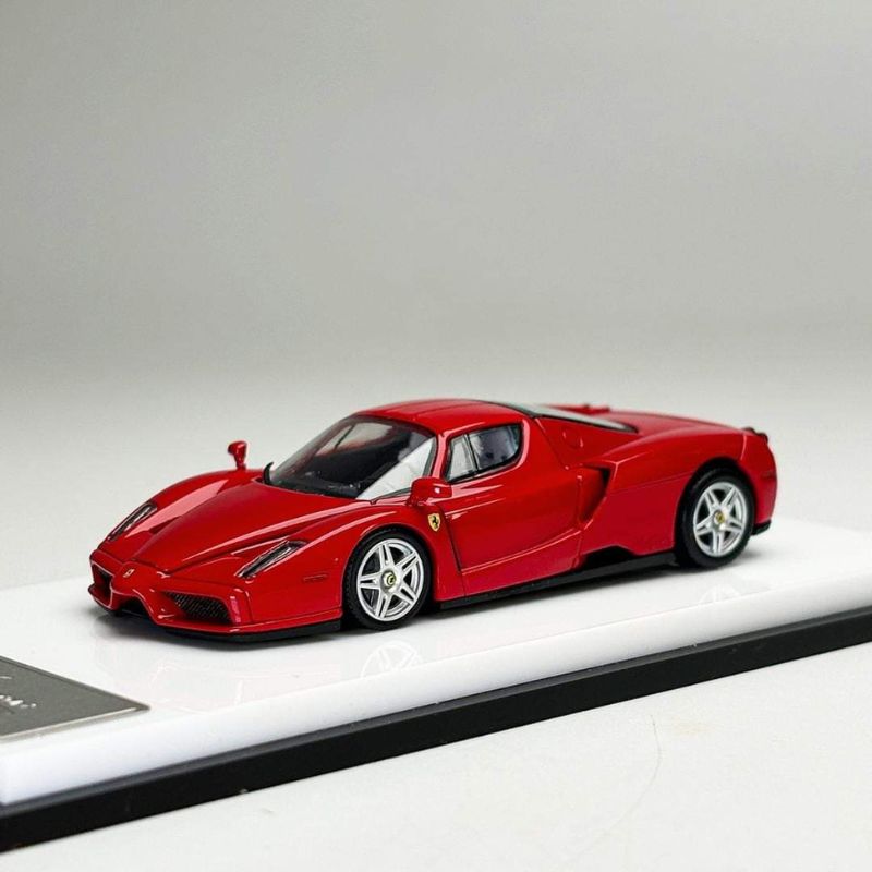 (Pre-Order) King Model Ferrari Enzo Red with Figure (ETA - Sept2024 ...