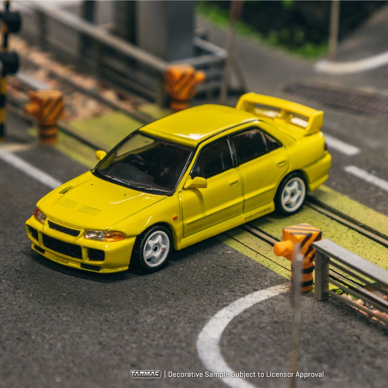 Tarmac Works Mitsubishi Lancer GSR Evolution III Yellow with Cards ...